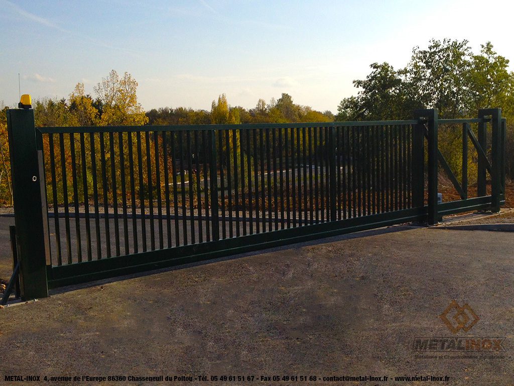 Portail métallique robuste et ergonomique | METALINOX